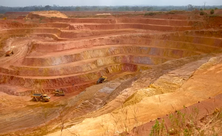 Endeavour studying spill from Ivory Coast operation